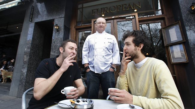 Melbourne's top chefs divided over smoking in outdoor dining areas